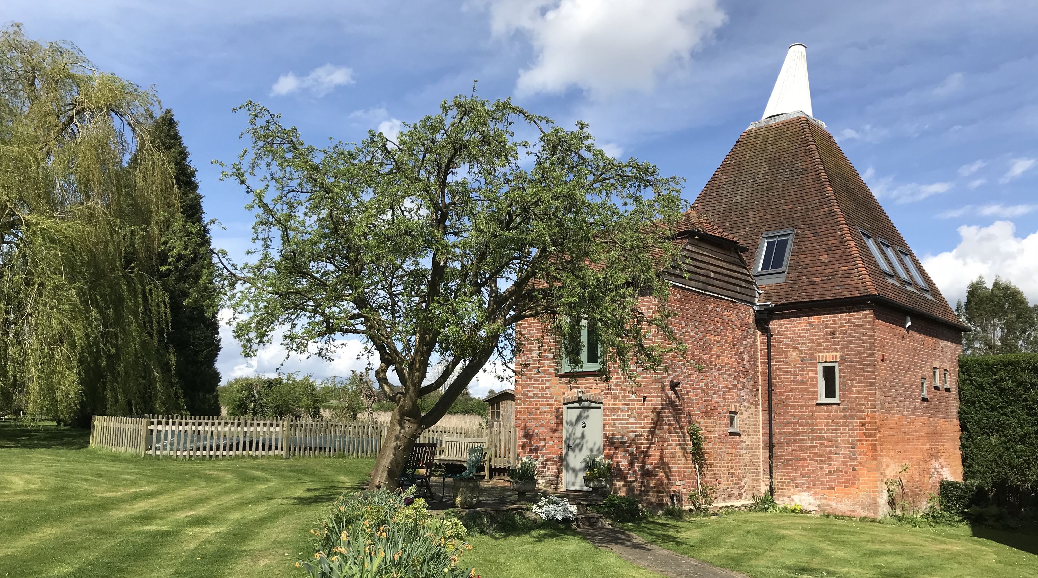 Springfield Oast - piece of Kent history - Barns for Rent in Mereworth ...