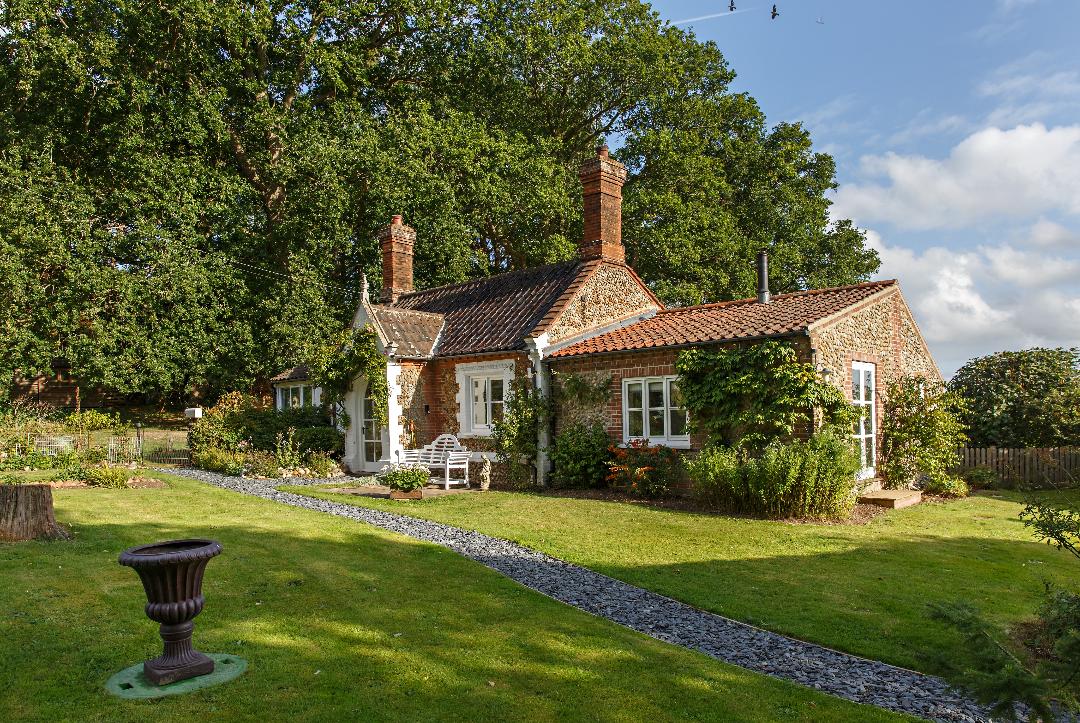 The perfect escape Summer Cottage Holt Norfolk - Cottages for Rent in ...