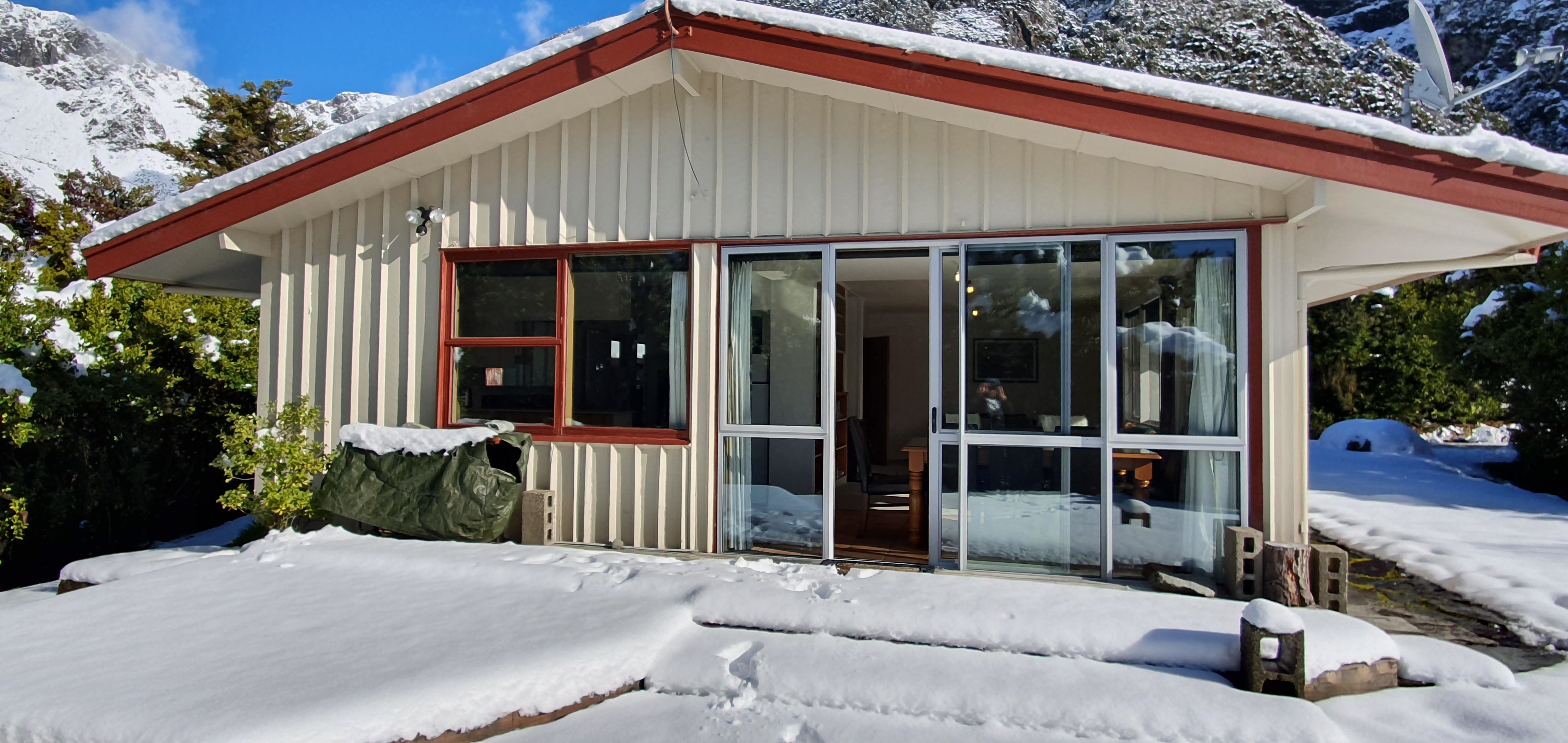 Aoraki Alpine Chalet - Mount Cook Village! - Chalets for Rent in Mount ...