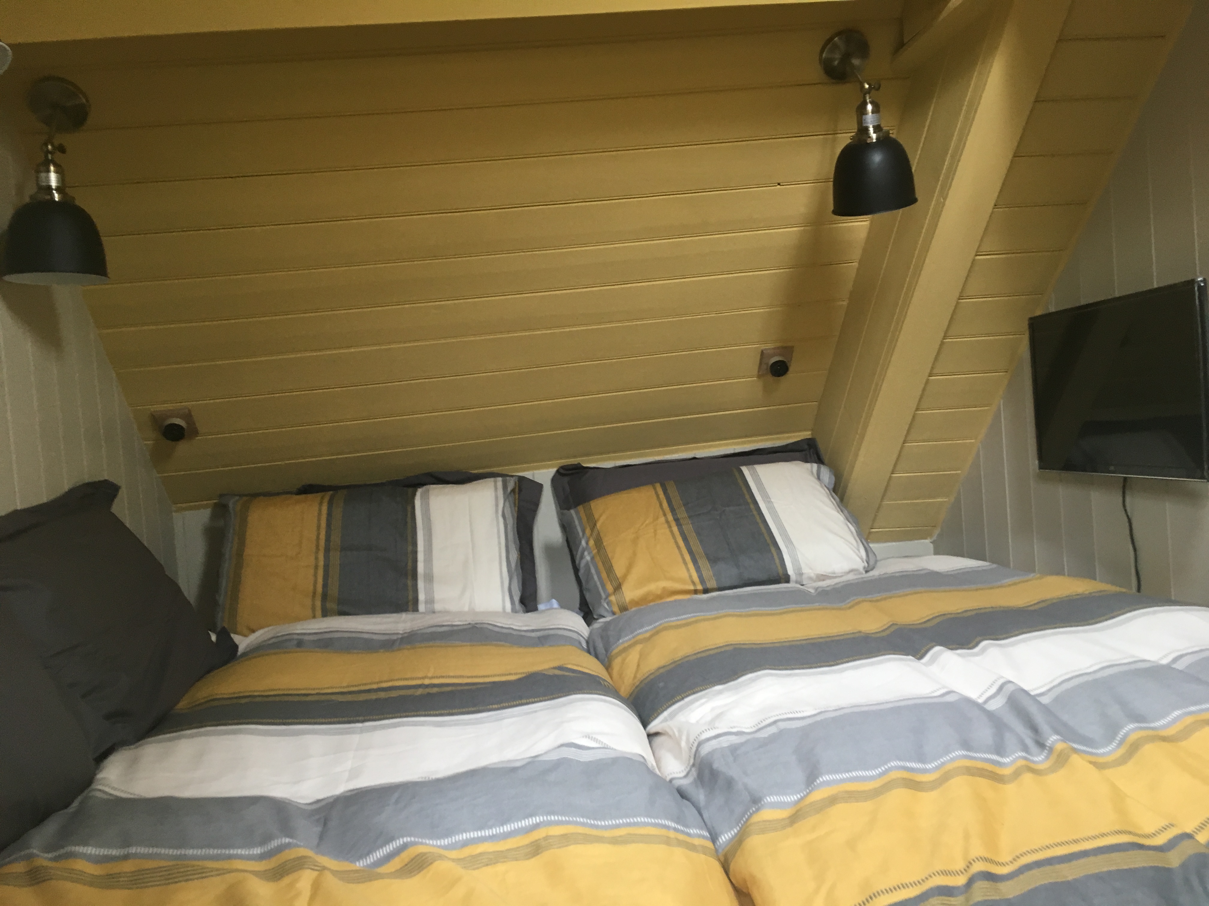 Rural Tiny Characterful Welsh Crog Loft Cottage - Tiny houses for Rent ...