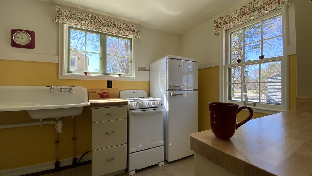 The House on Apple Court - Houses for Rent in Greendale, Wisconsin ...