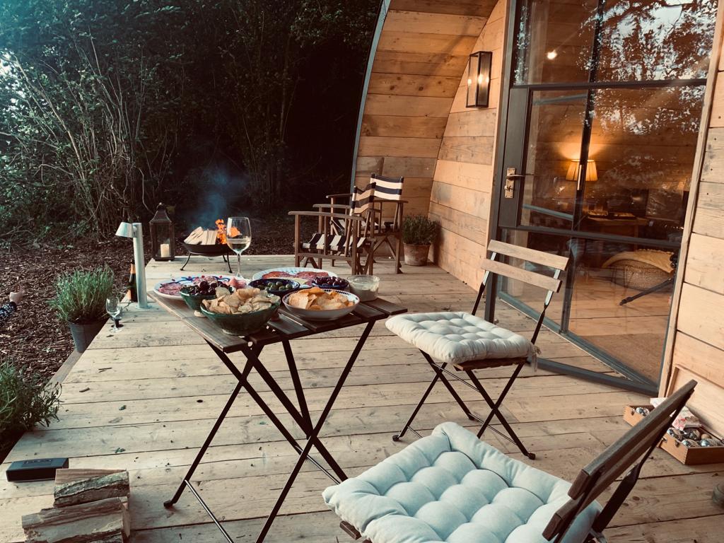 The Pigsty - Huts for Rent in Winchester, England, United Kingdom - Airbnb