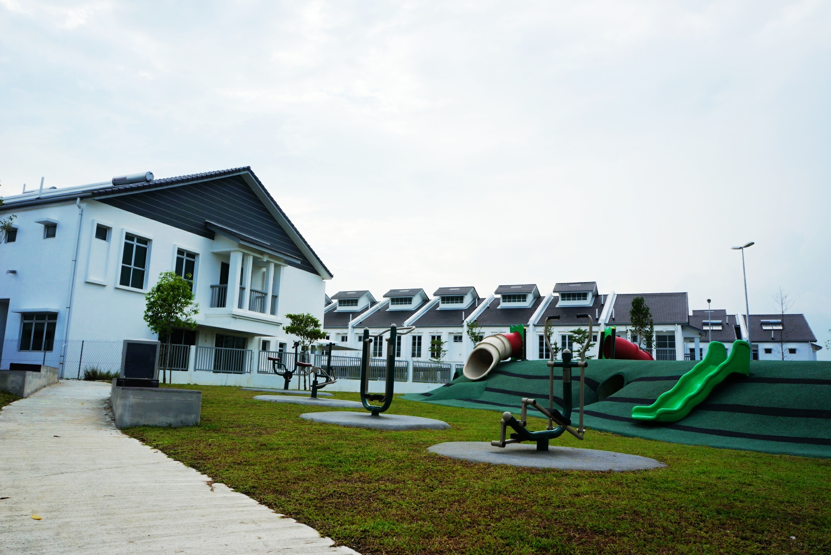 Rimbayu Homestay Kota Kemuning (Starbucks / Mall) - Townhouses for Rent ...