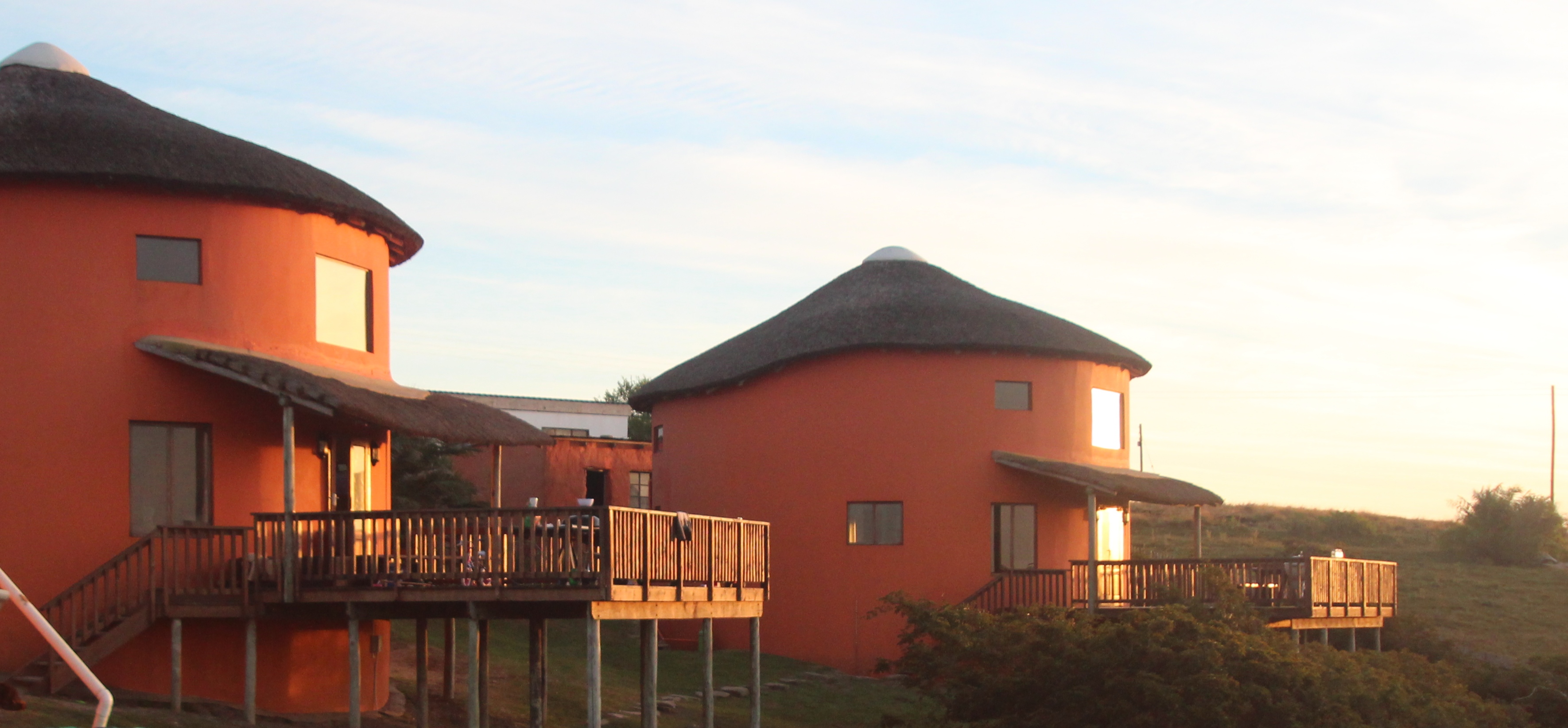 Swell Eco Lodge Luxury Family/Honeymoon Rondavel - Huts for Rent in ...