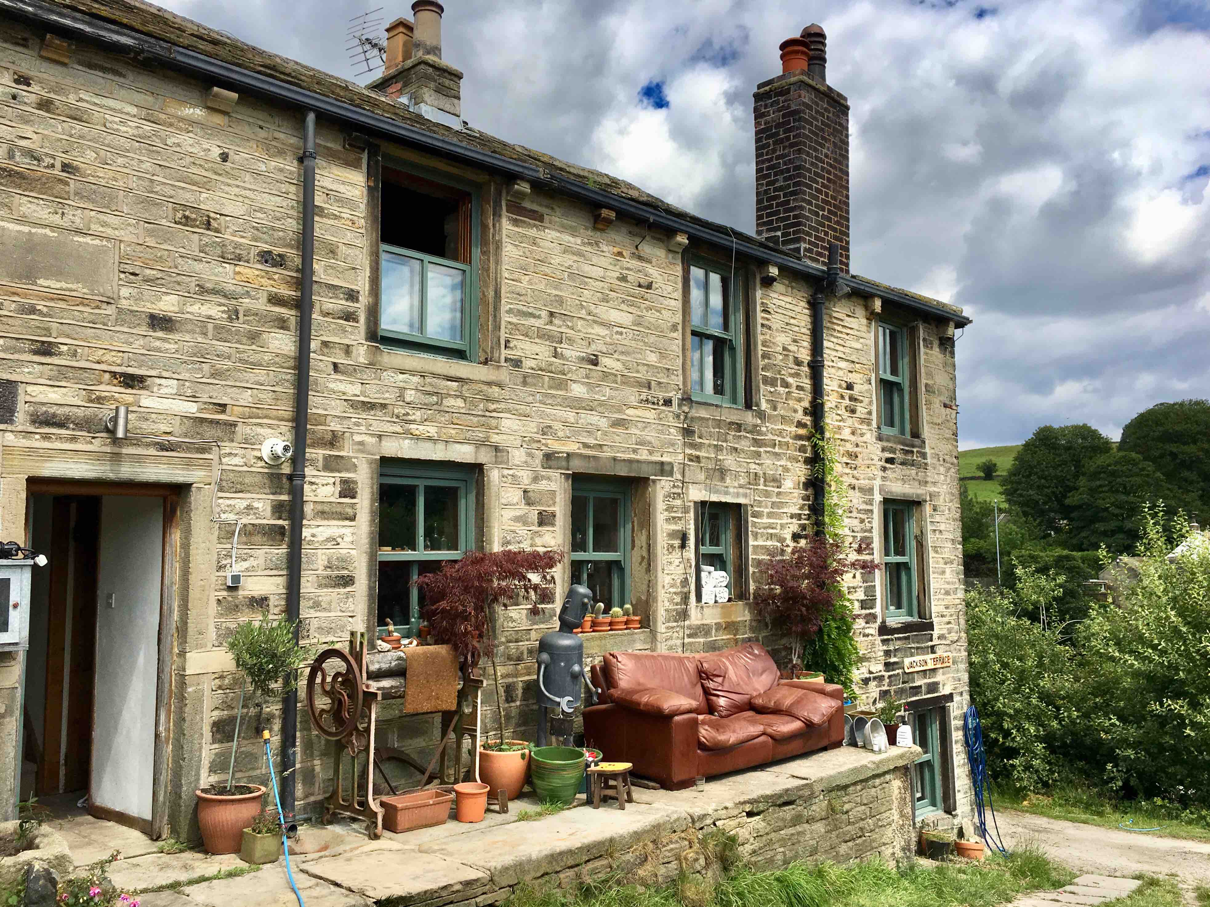 Top O' Th Hill Farm Cottage- Summer Wine Country - Farm stays for Rent ...