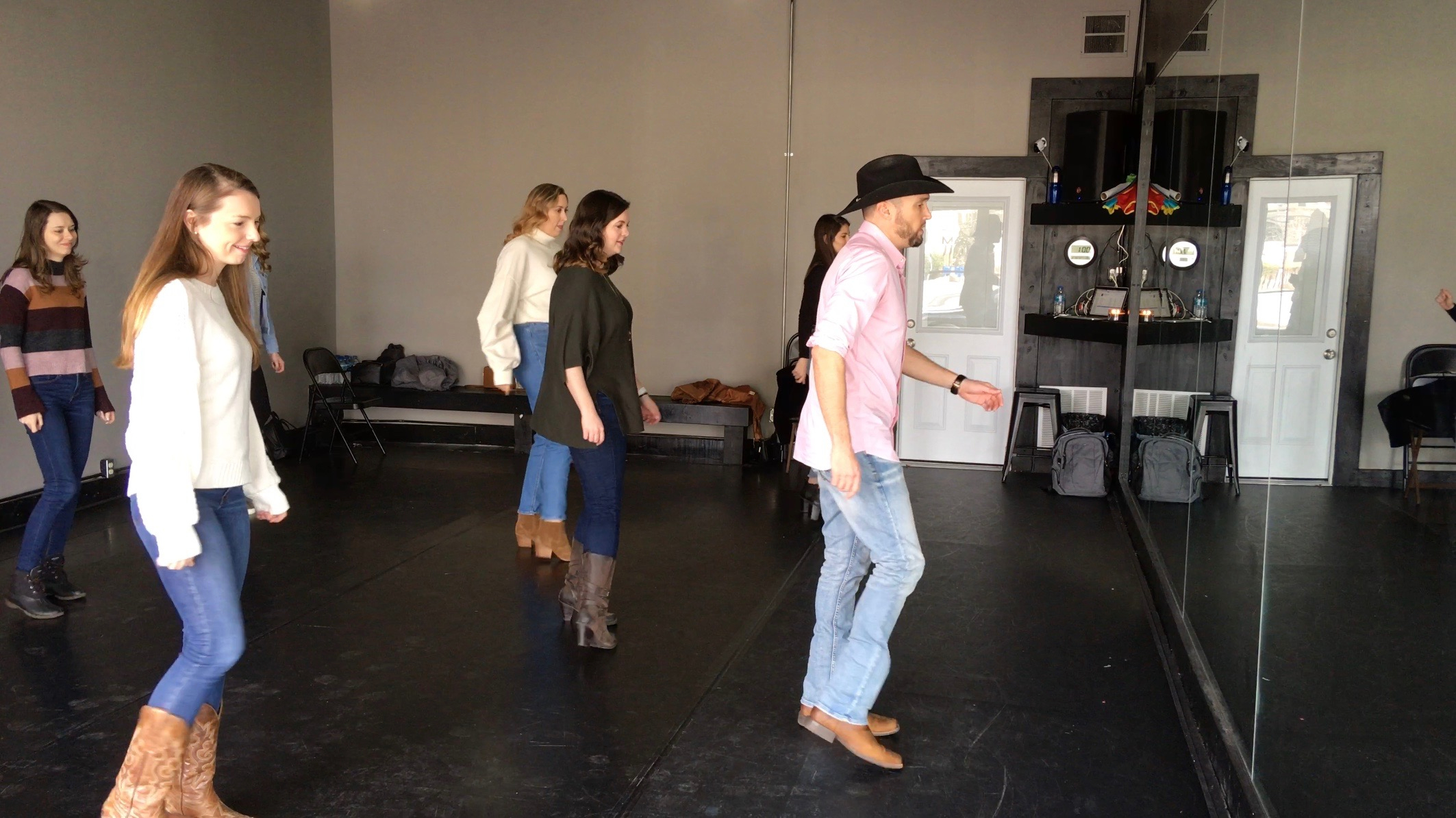 Learn to Line Dance in Nashville - Airbnb