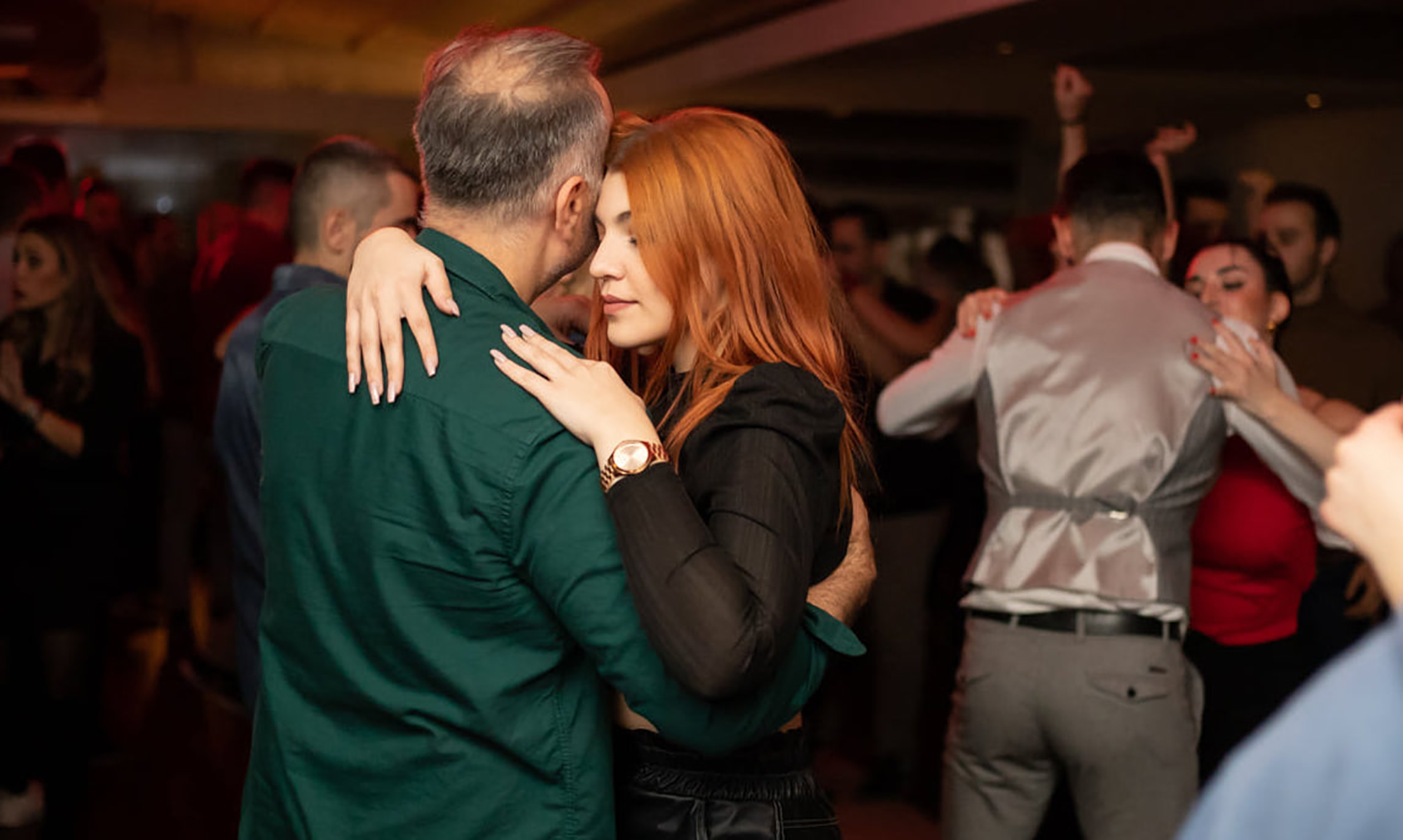 Abu Dhabi Salsa Lovers Dance Experience - Airbnb