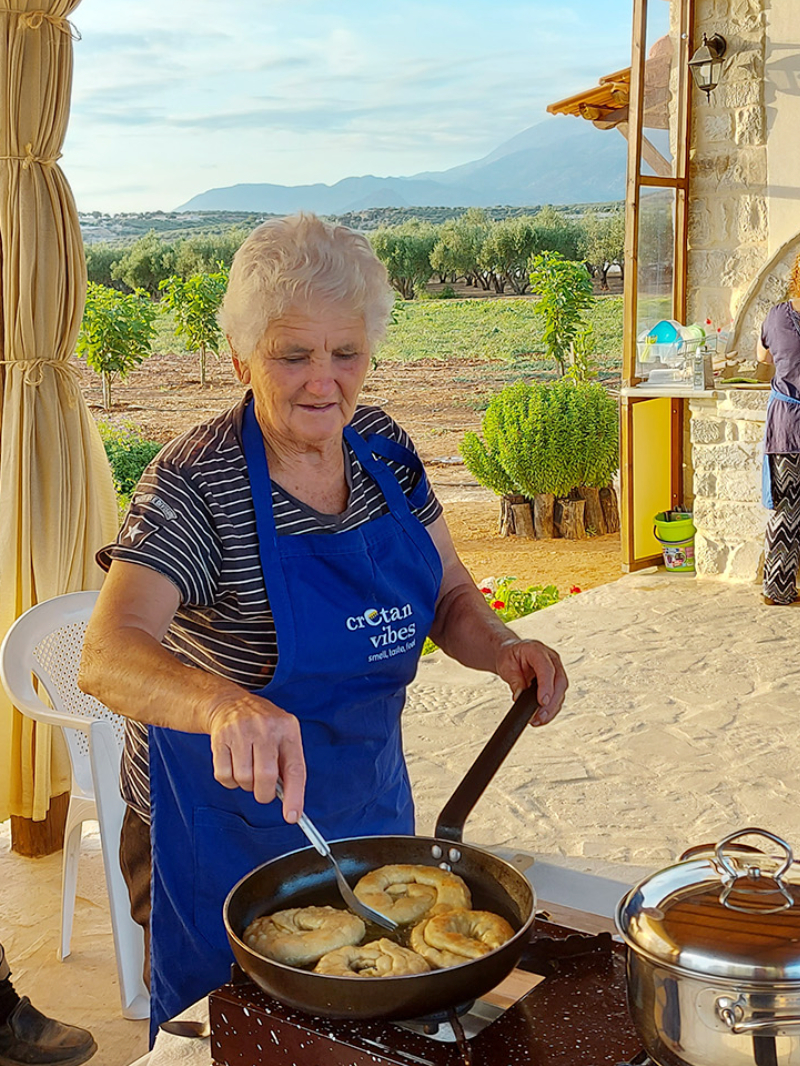 Traditional Cooking Class - Cook with Cretan Vibes Family - Airbnb