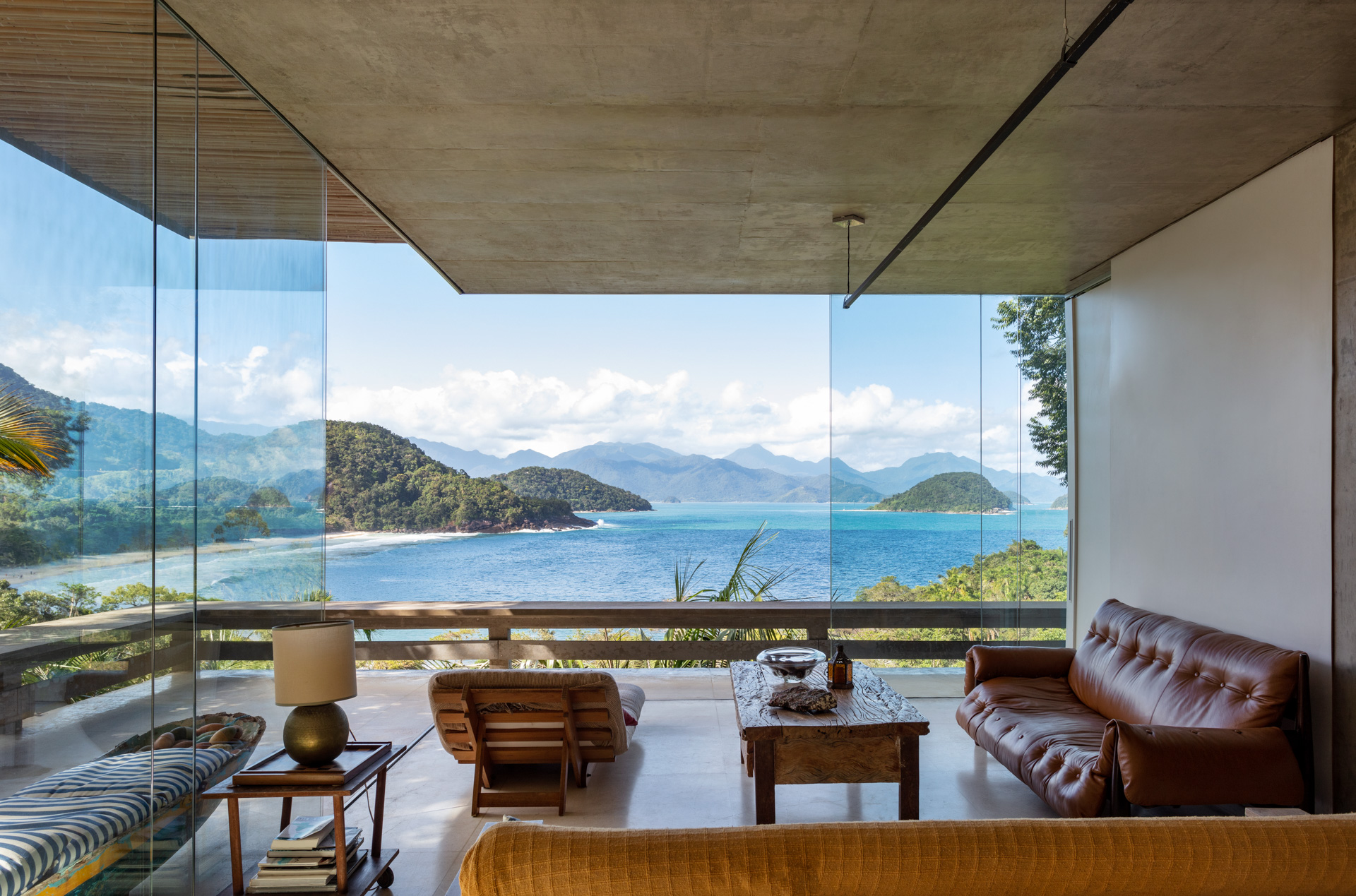 Glass house with amazing ocean view - Houses for Rent in Ubatuba, São ...