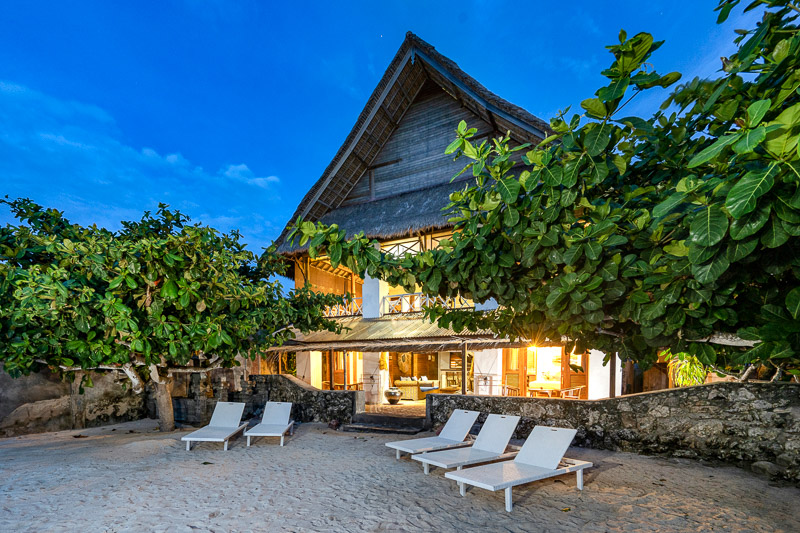 Kainalu Private Beach House - 5 BR with pool - Houses for Rent in Nusa ...