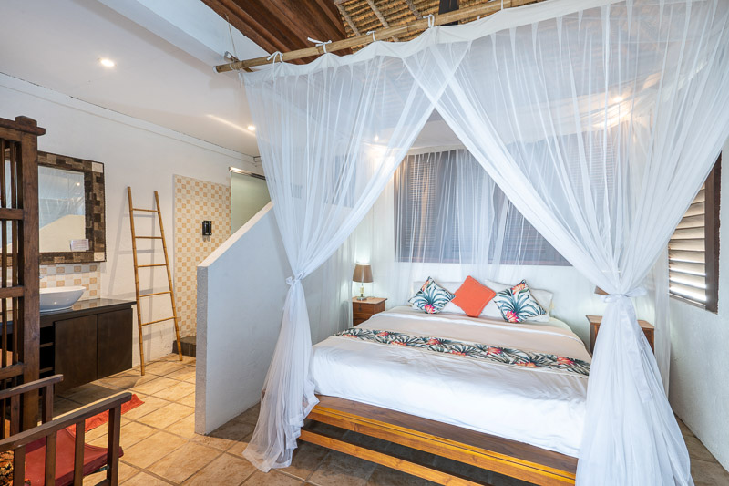 Kainalu Private Beach House - 5 BR with pool - Houses for Rent in Nusa ...