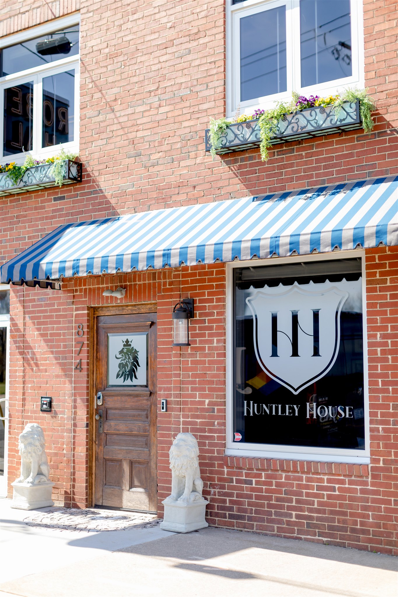 The Huntley House at Robert Hall - Boutique hotels for Rent in Winston ...