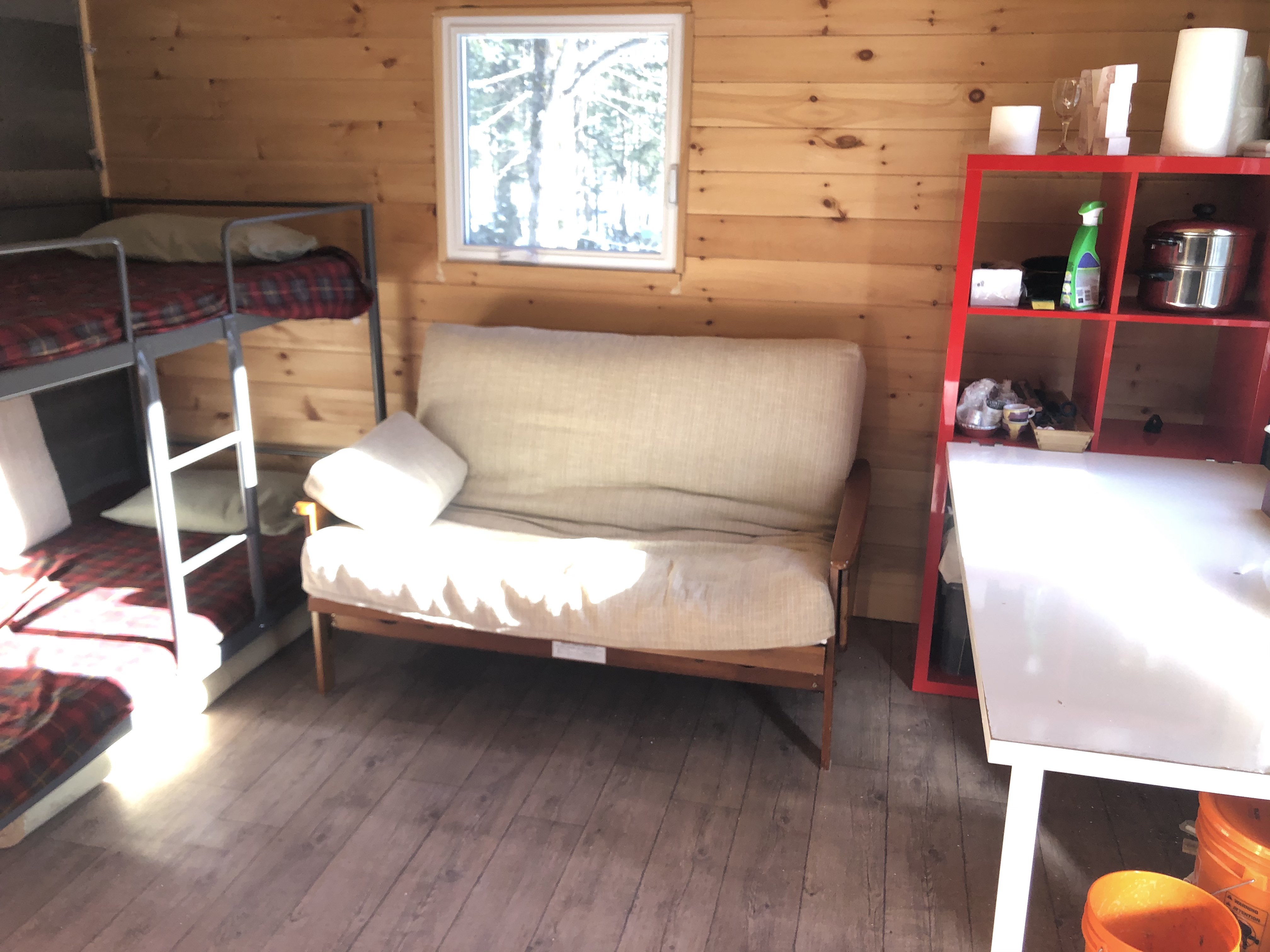 Rustic refuge in front of Mount Mégantic Park