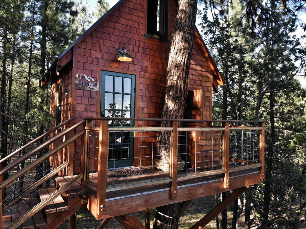 Secluded Treehouse in the Mountains - Treehouses for Rent in Goldendale ...