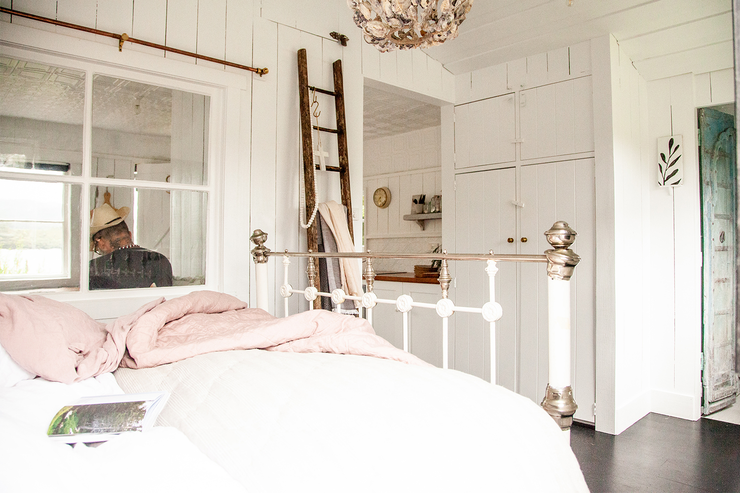 Bushy Summers - A Nurturing Bayside Shack - Cabins for Rent in Strahan ...