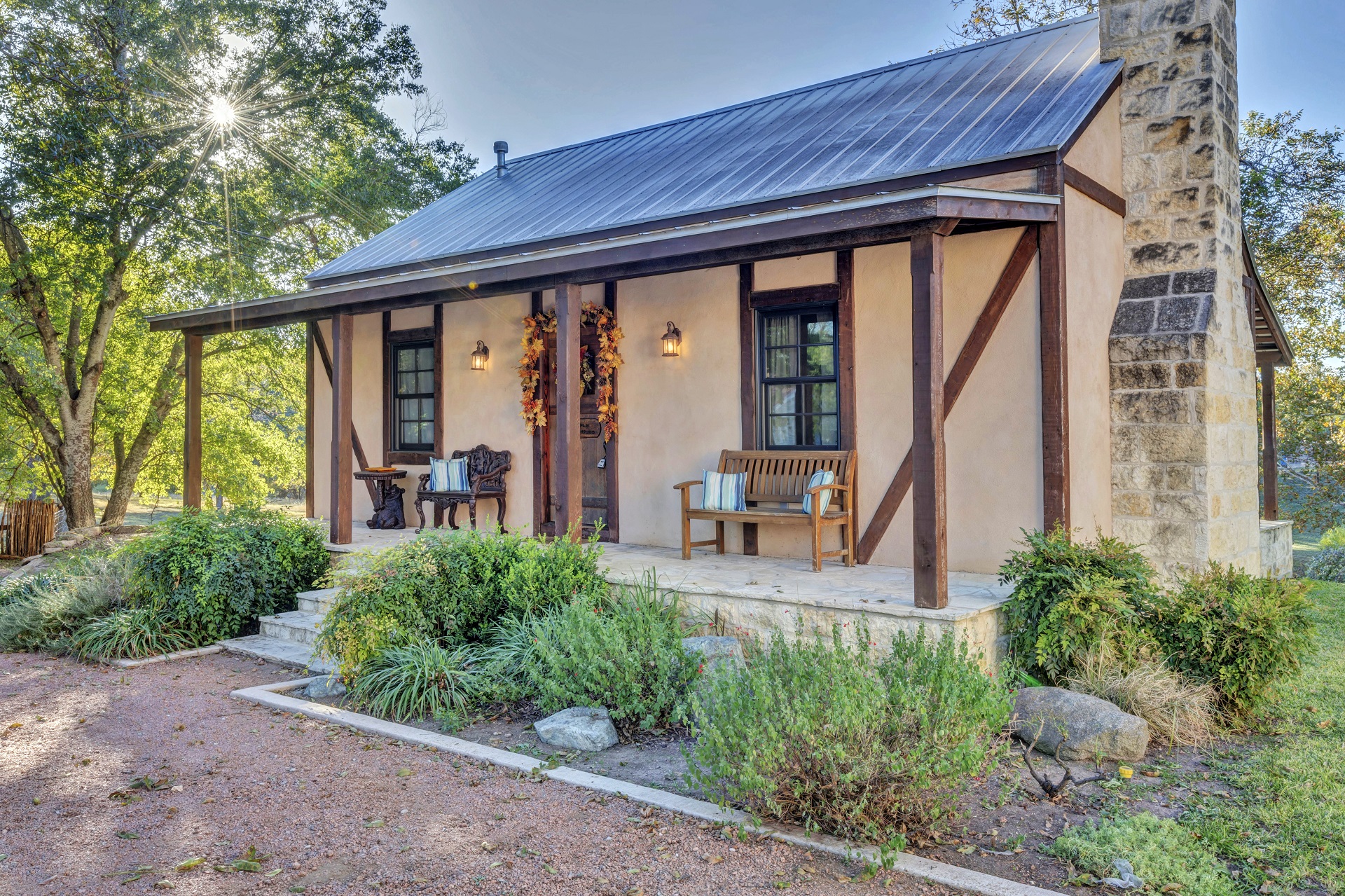 Firefly Guesthouse | Fireplace | Great Location - Cabins for Rent in ...