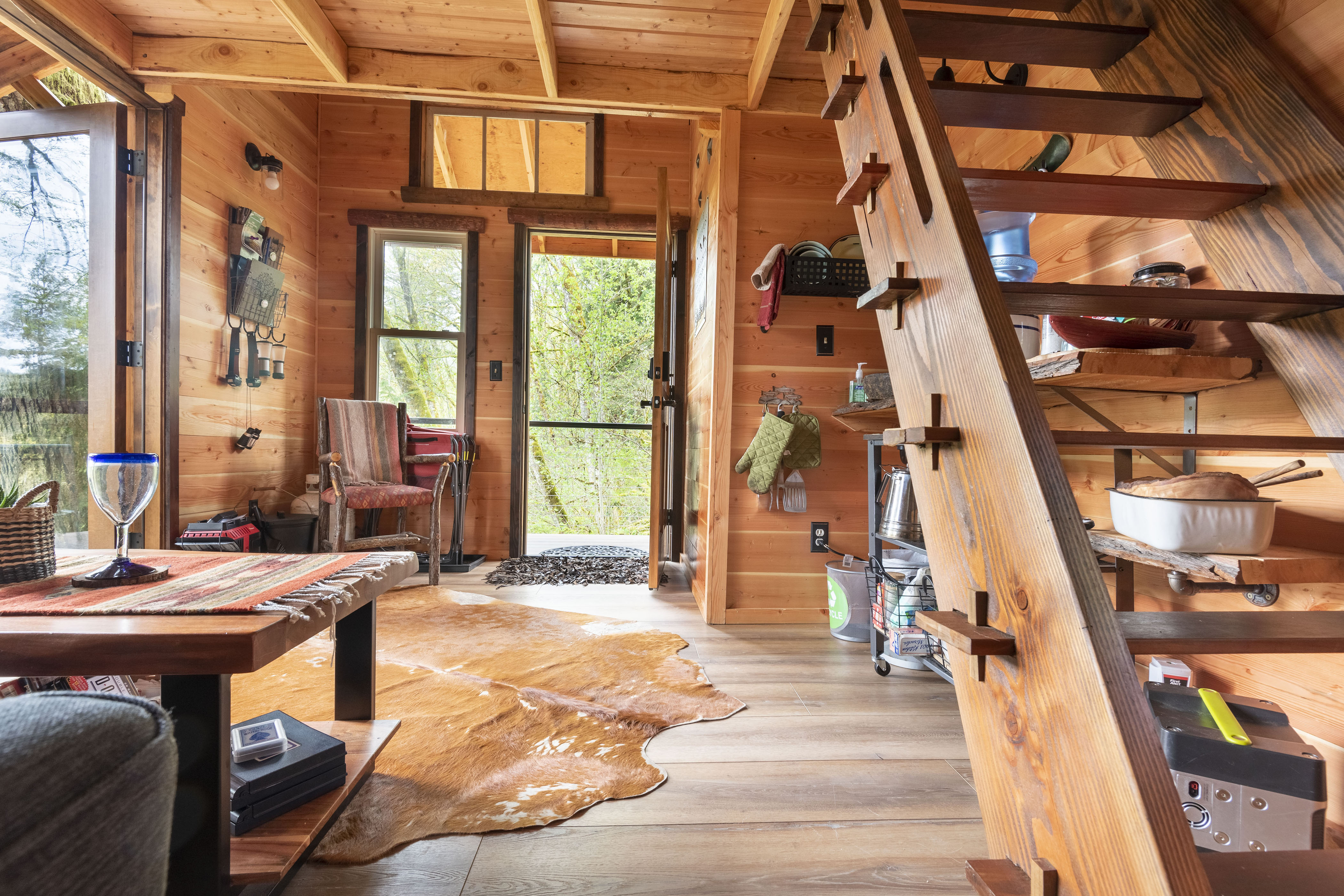 Treehouse Glamping Adventure in Sandy, Oregon - Treehouses for Rent in ...