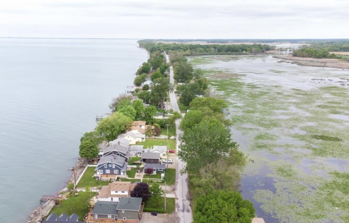 Lakeside Oasis South - Cottages for Rent in Harrow, Ontario, Canada