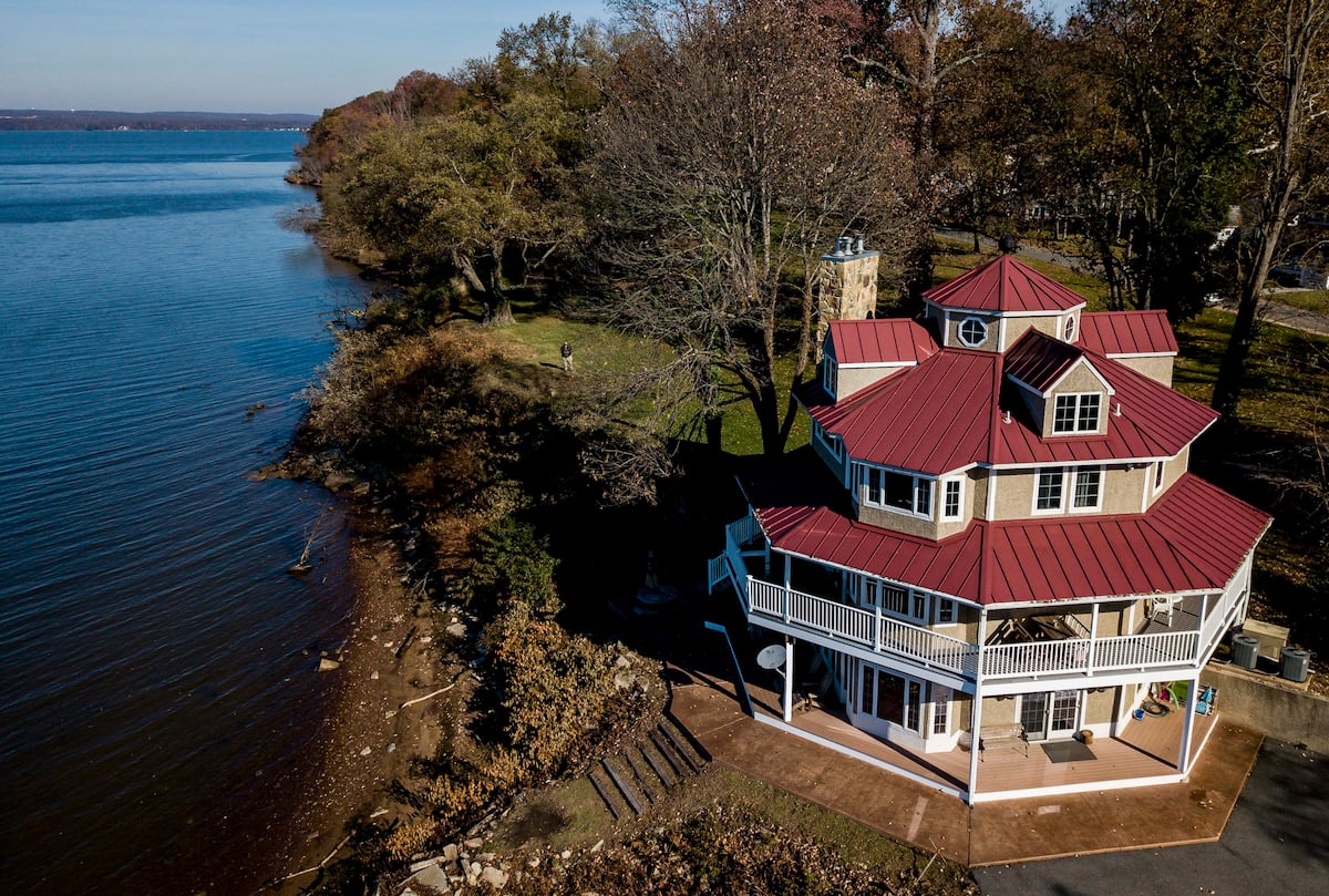 Red Point Lighthouse - Houses for Rent in North East, Maryland, United ...