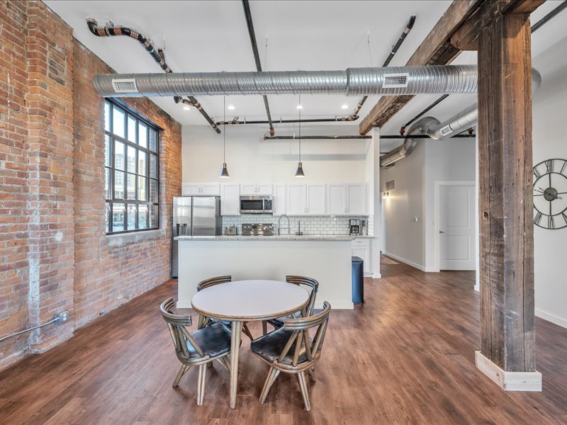 NEO Loft 3 - Trendy loft in downtown Toledo - Lofts for Rent in Toledo ...