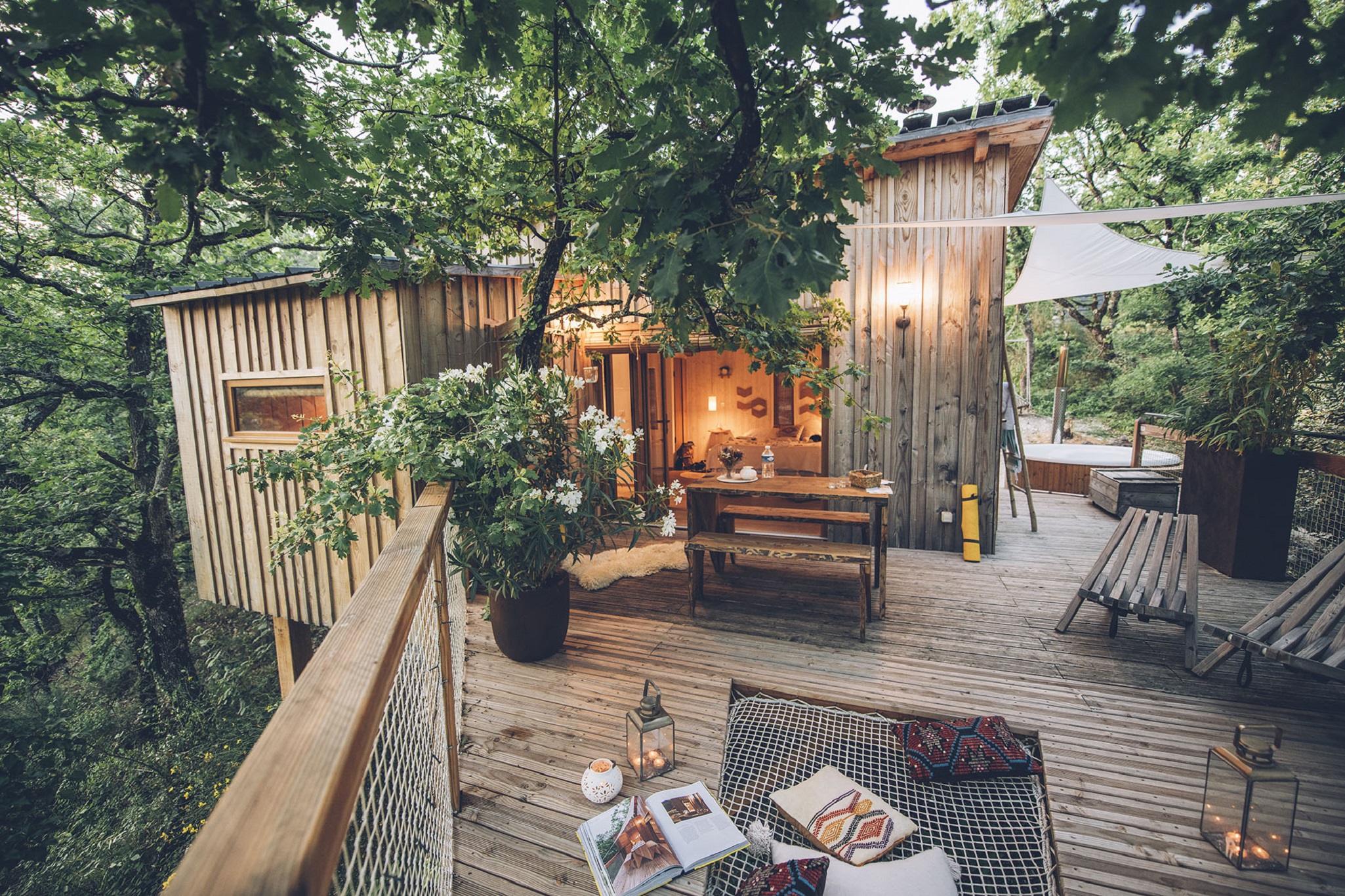 Treehouse with Spa and Private Sauna