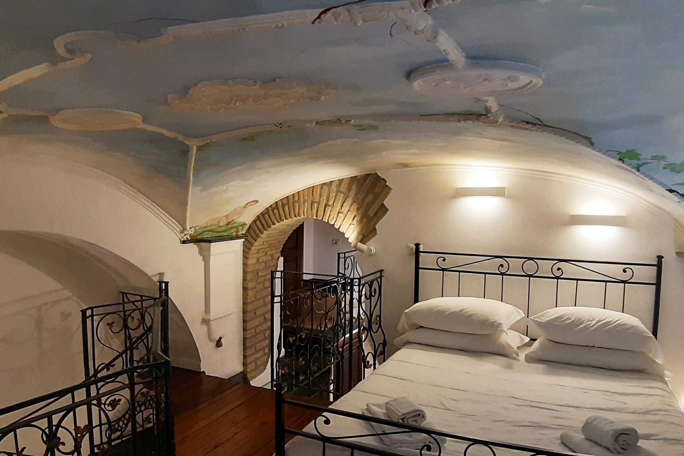 2-level loft near COLOSSEUM 1 Angels in the sky - Lofts for Rent in ...