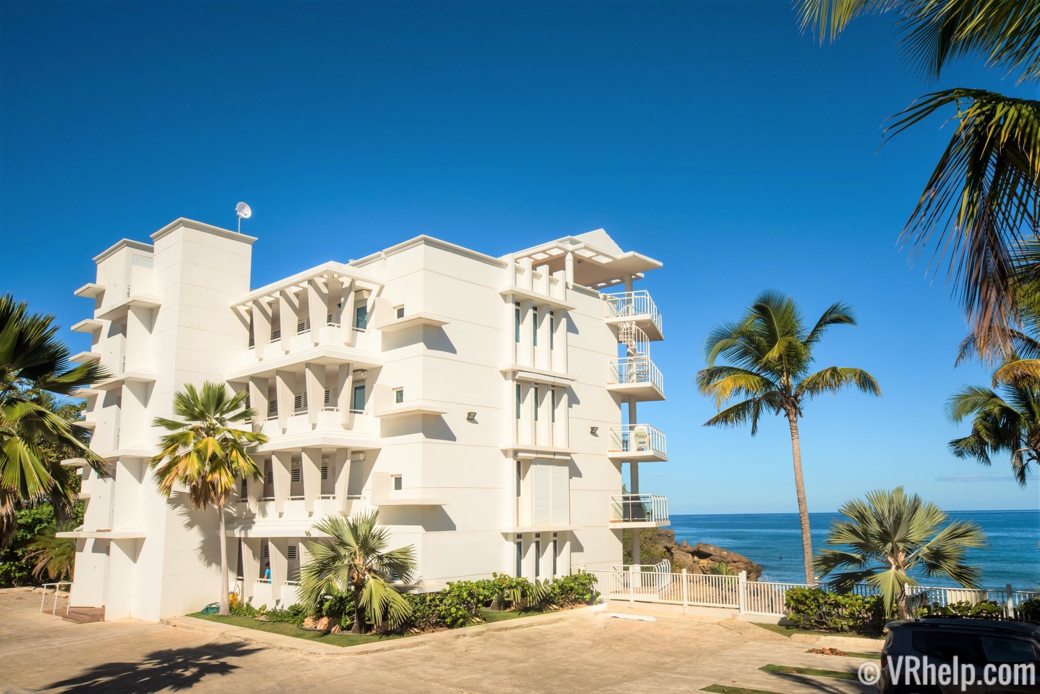 Beachfront★All New★Pool★AC★Free Parking★1st Floor - Condominiums for ...