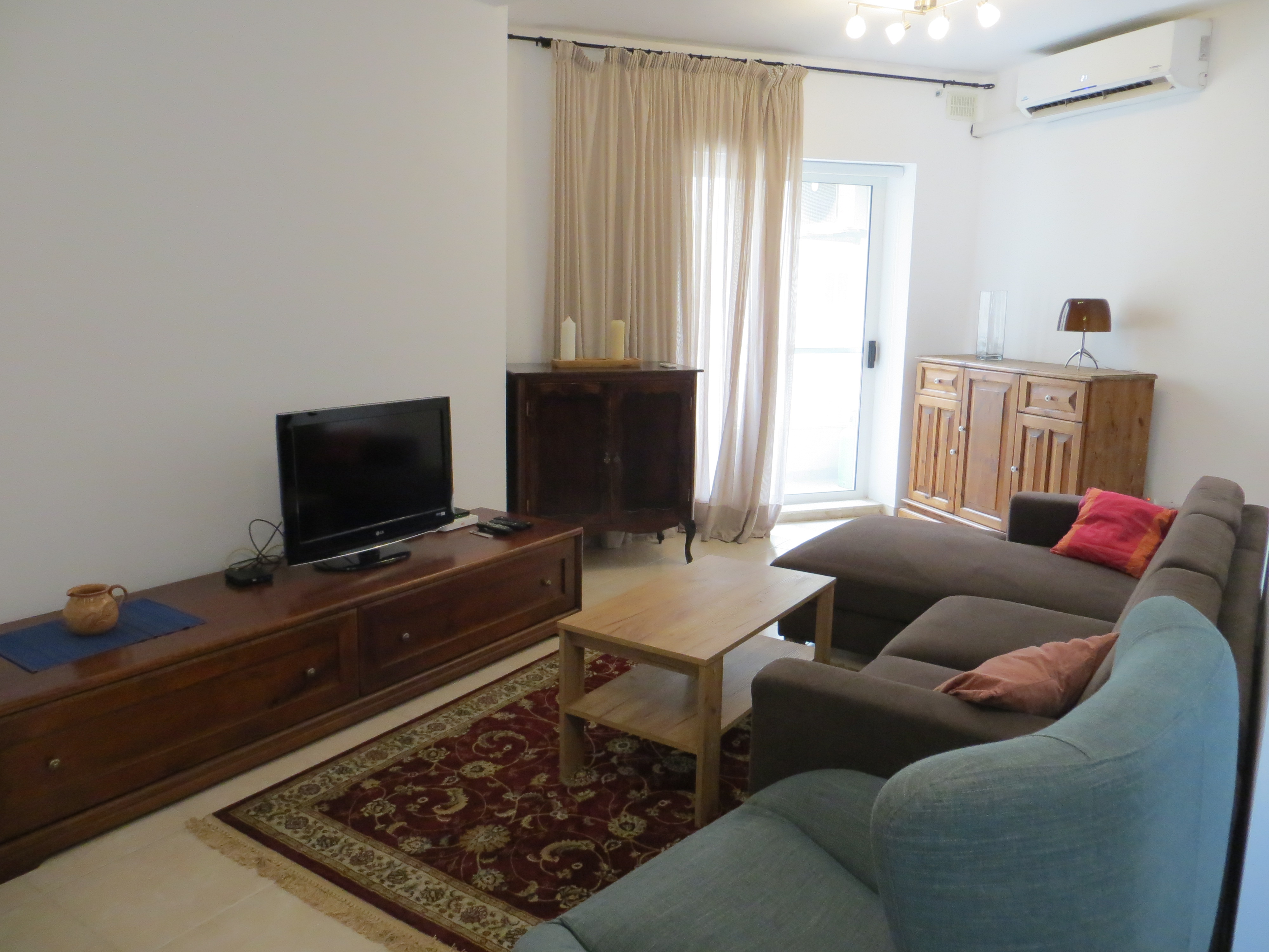 Lovely 2-bedroom condo with free parking in Pieta - Condominiums for ...