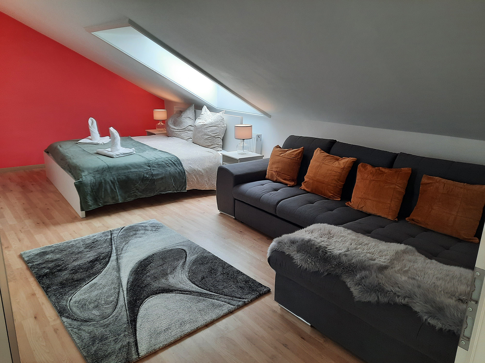Newly renovated 3 bedroom apartment at Dachau train station ...