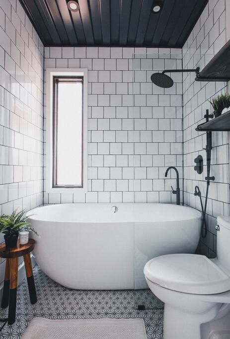 The Box Hop - Hocking Hills - Cabins for Rent in Rockbridge, Ohio ...