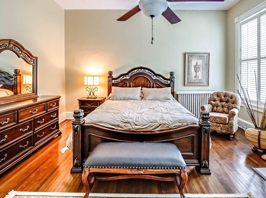 The Litz Mansion Room #10 - The Nicketti Johnston Room - case in ...